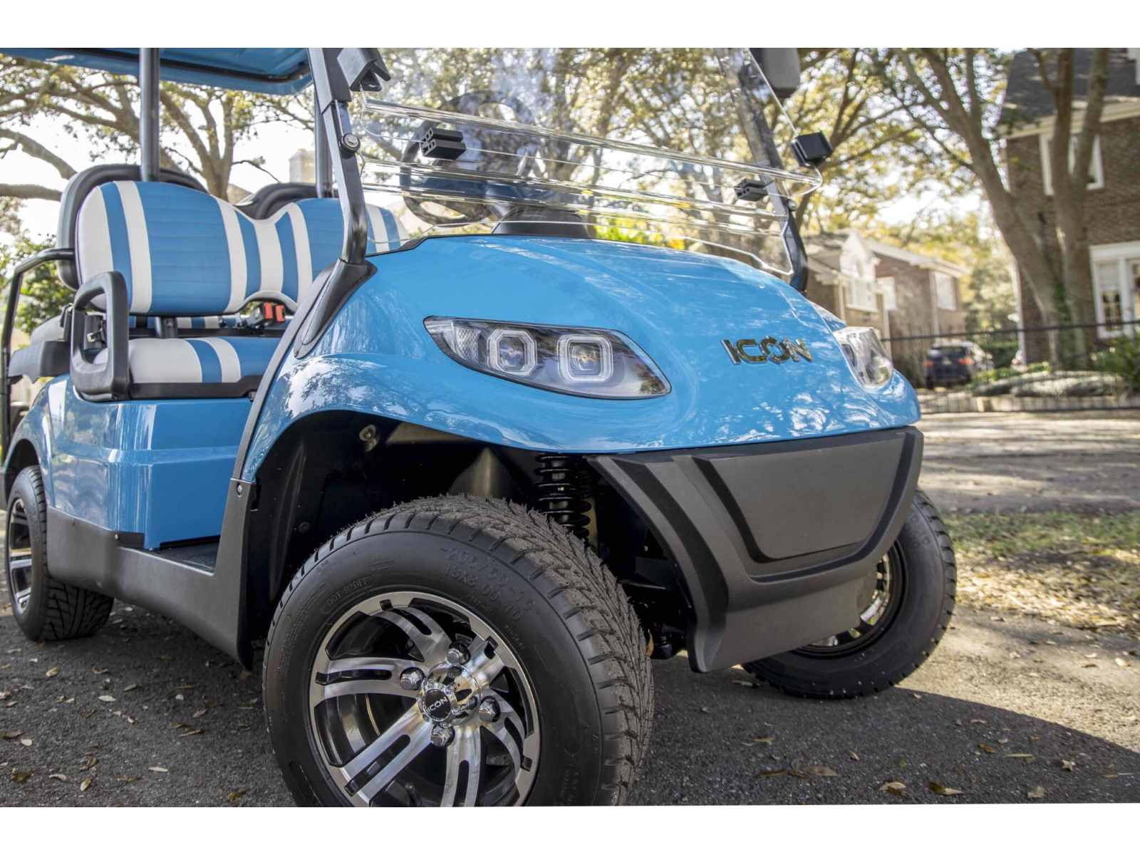 2023-ICON-EV-i40-White-564987 | Ashburn, GA | Trailer Dealership